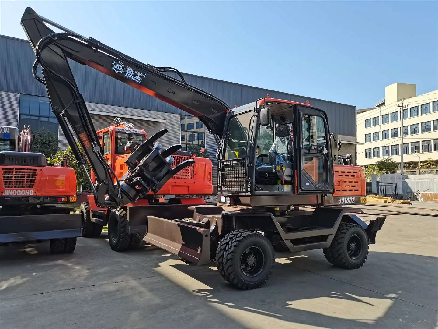 8 Ton Wheeled Hydraulic Grab Excavator for Log & Sugar Cane