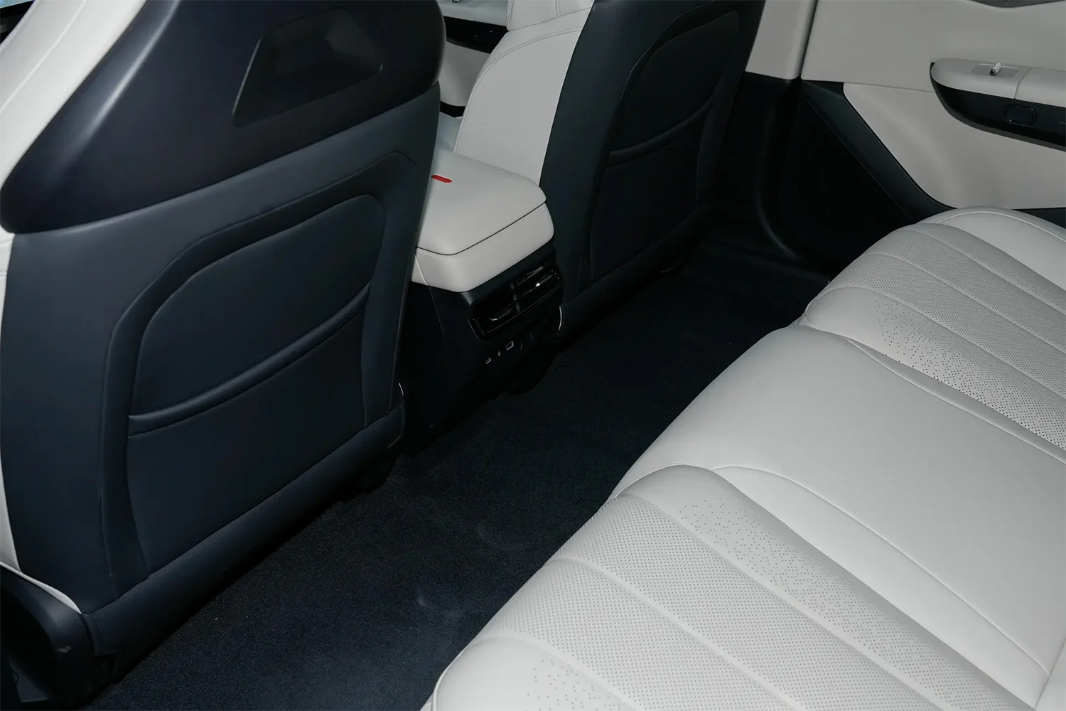 2024 Geely Lynk&co 07 EM-P Hybrid Car - High Performance