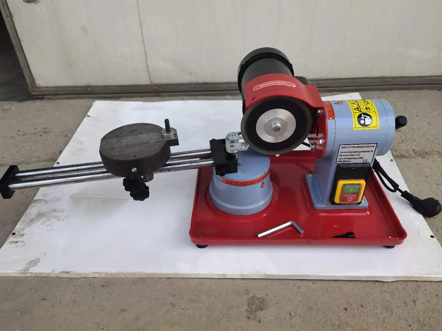 Cylindrical Grinding Machine for Disc Blade Sharpening