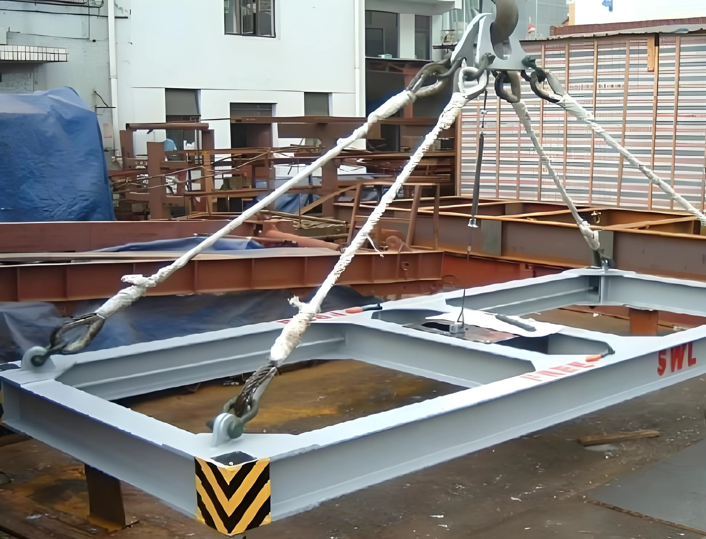 20ft & 40ft Adjustable Spreader - 45 Ton Capacity for Cargo Handling