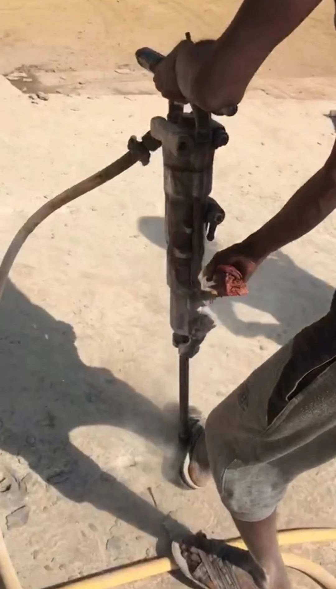 Customized Y26 Hand Held Rock Drill - High Quality & Easy to Operate