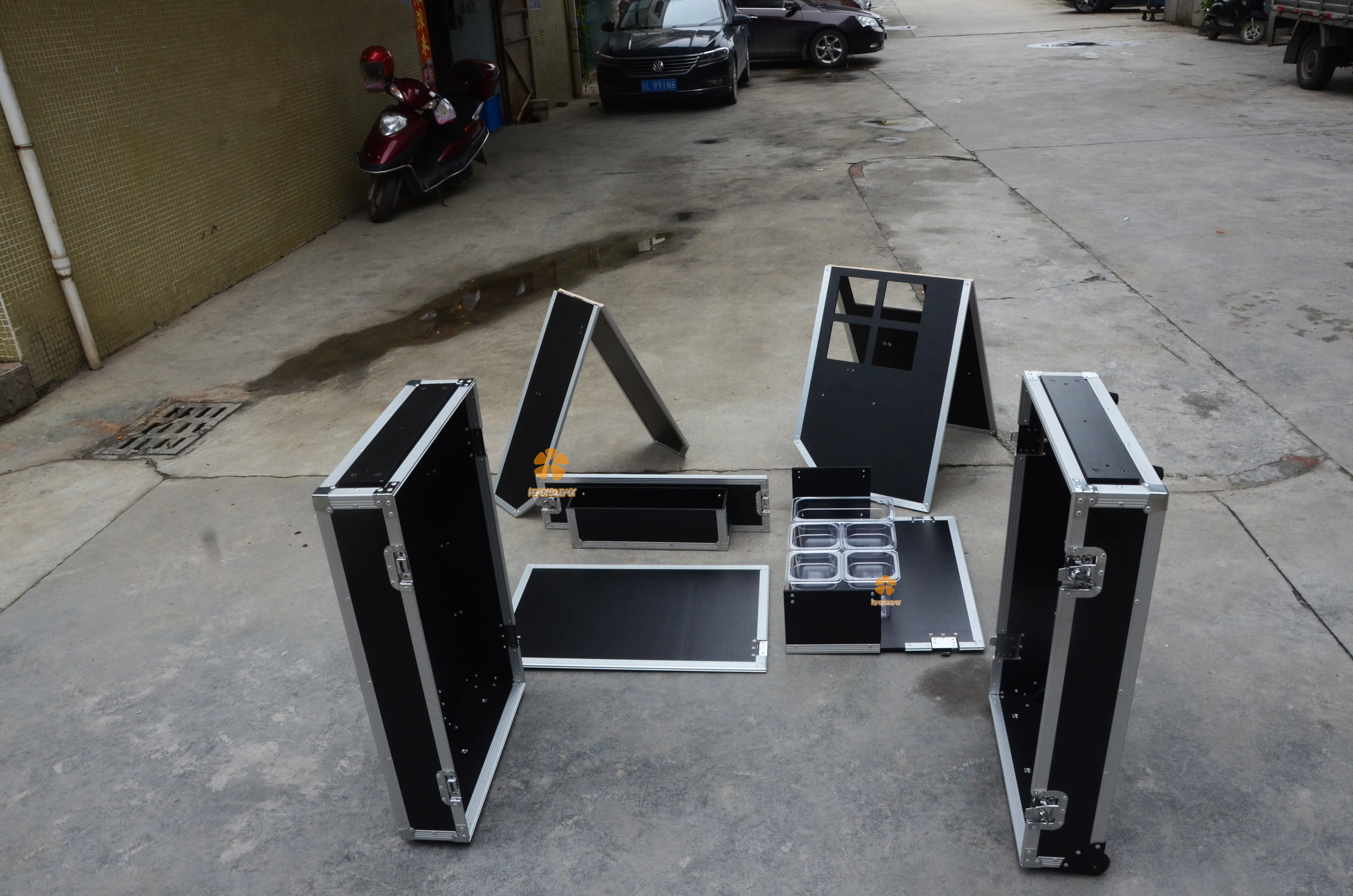 Mobile Bar Flight Case - Durable, Lightweight, Customizable