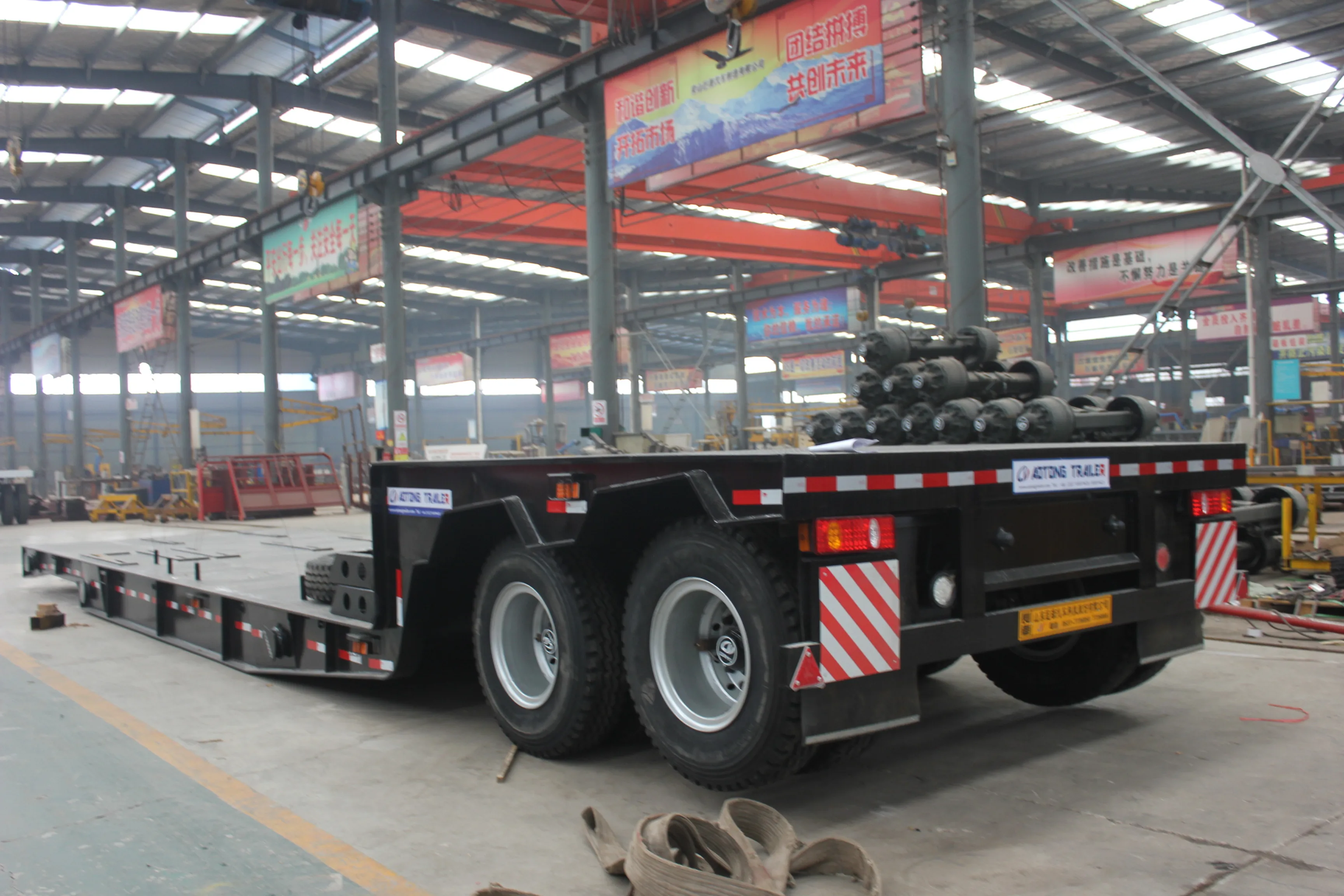 Low Bed Truck Trailers - Customized Solutions for Heavy Haul