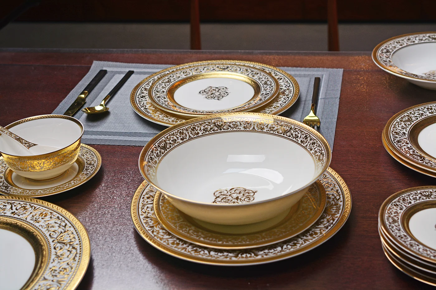 Karosa 79pcs Luxury Bone China Dinnerware Set for 12 People - Eco ...