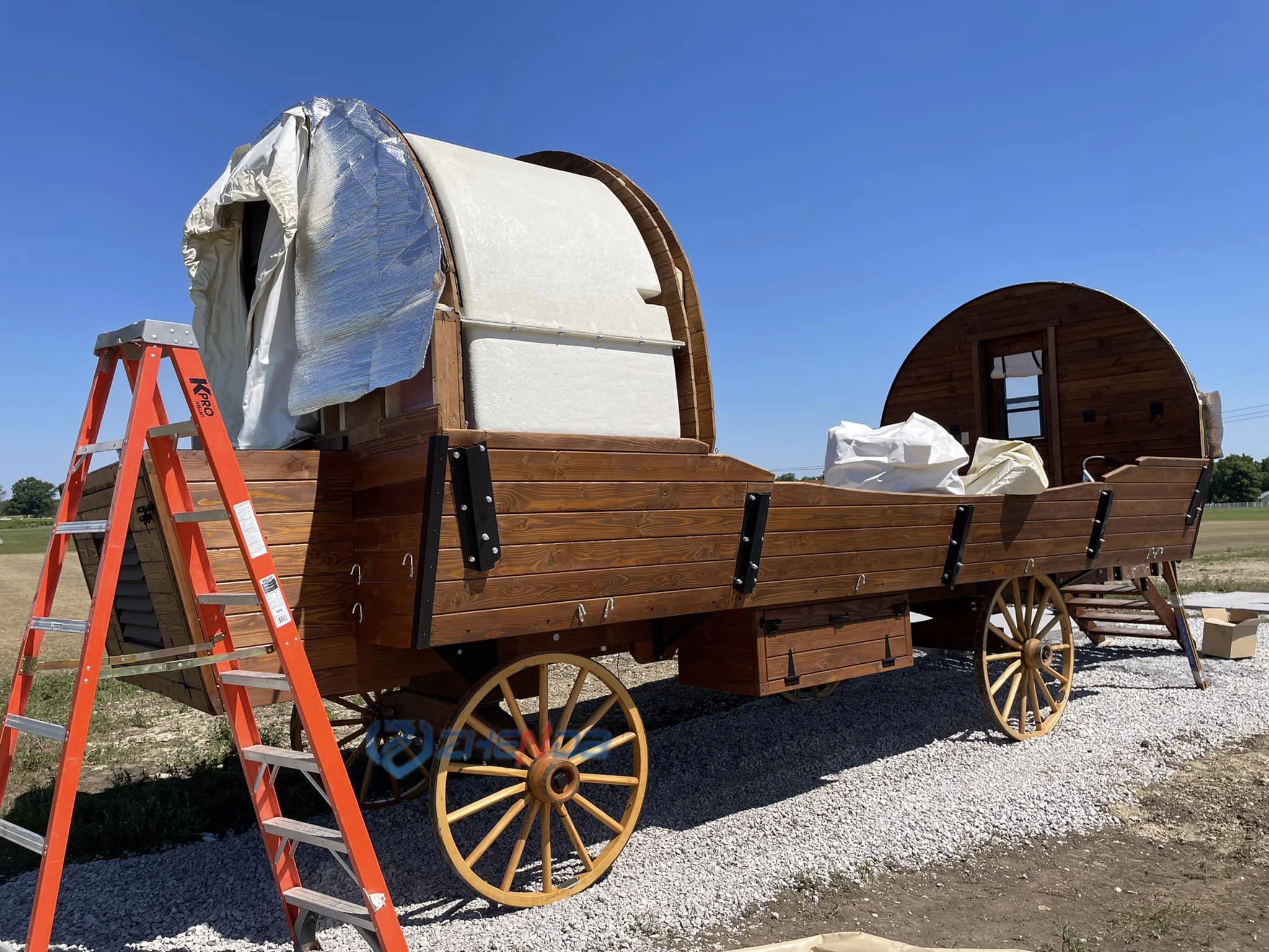 Vintage Carriage Tent Wooden with Ladder Glamping Tent for Hotel Resort ...