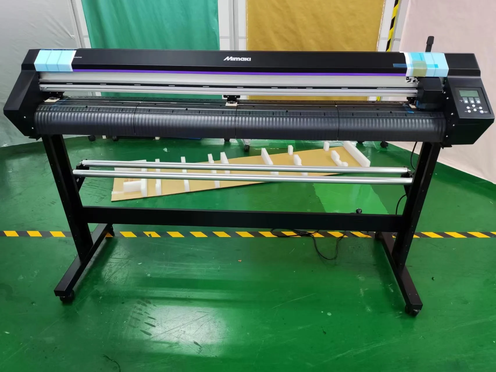 Mimaki CG-130AR Cutting Plotter - Precision and Efficiency