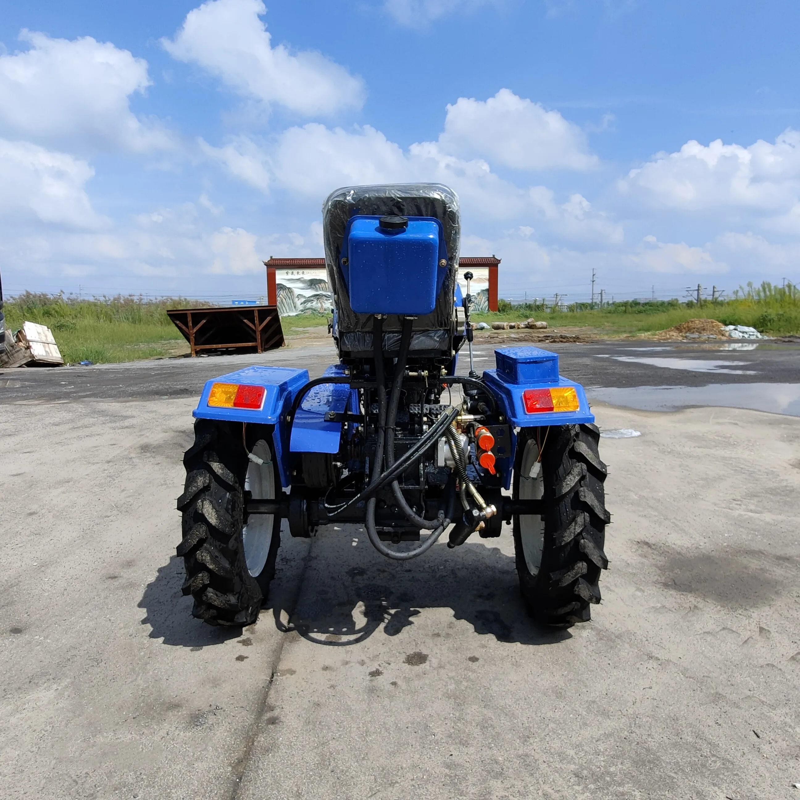 Huaxia Brand Mini Tractor From Factory 12hp 4x2 - Buy Mini Tractor 12hp ...