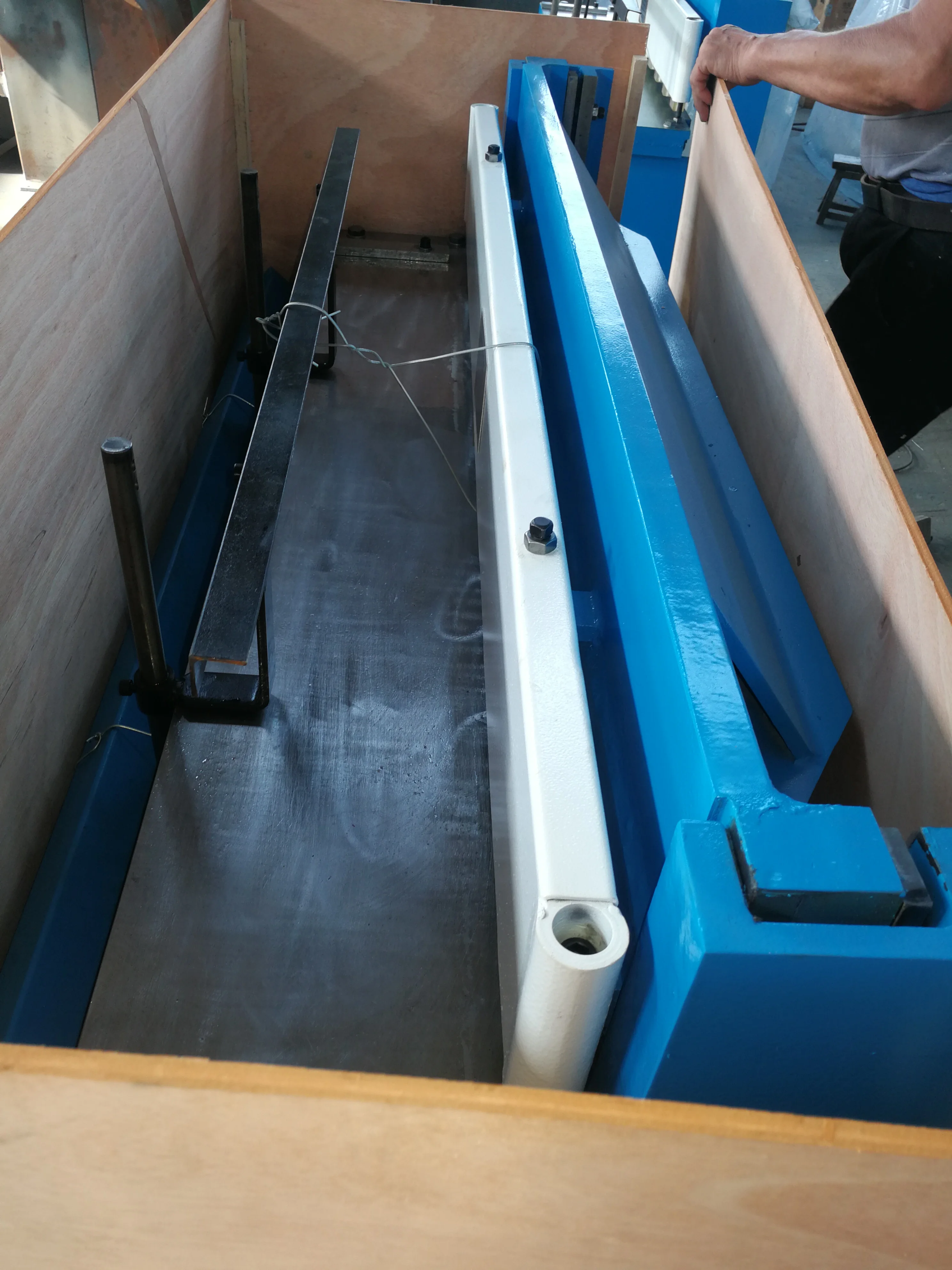 Metform Foot Guillotine Shear - Treadle Operated Cutting