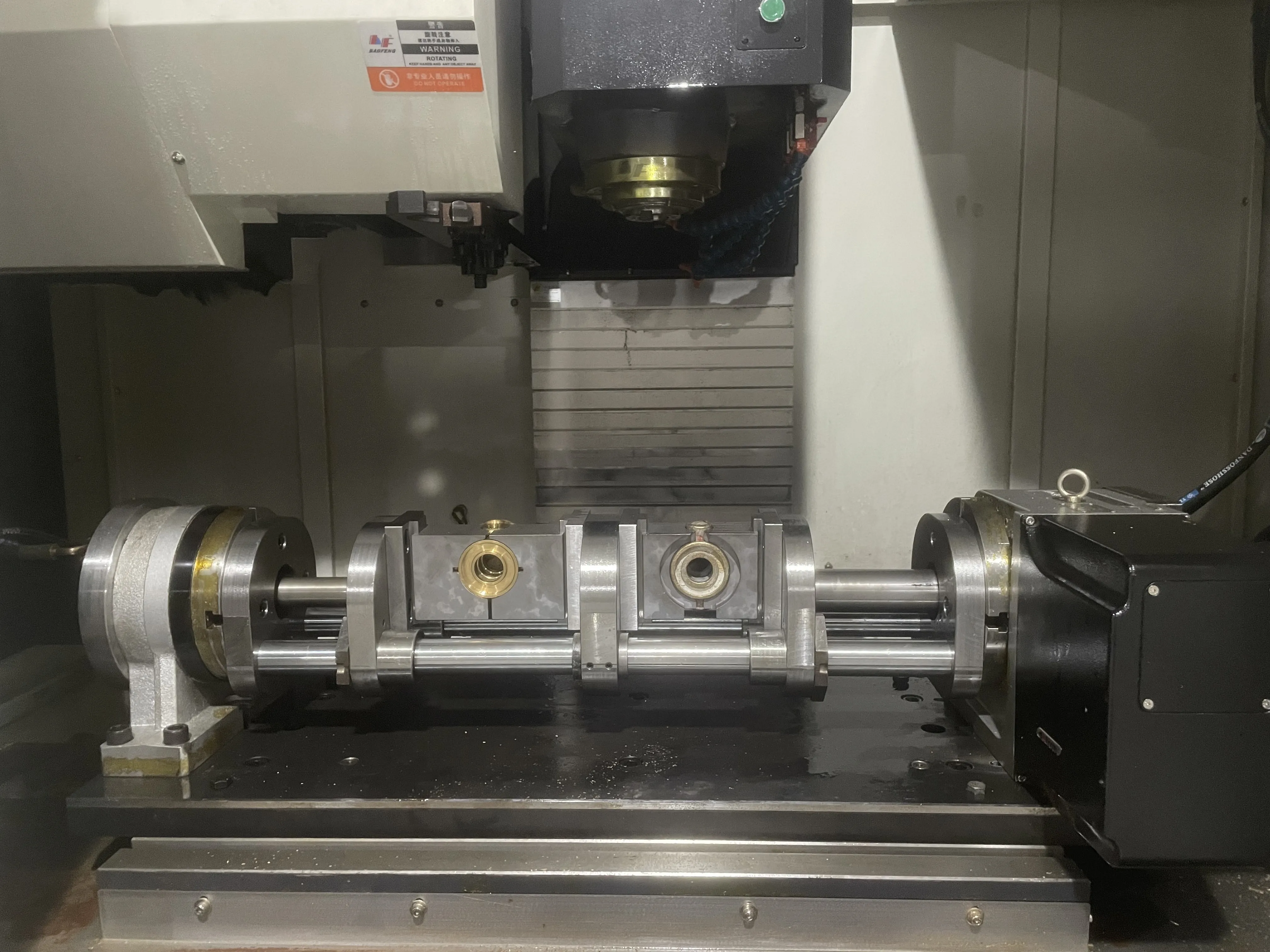 Three-spindles Vertical Machining Center PJ-966 Cnc Lathe Machine ...