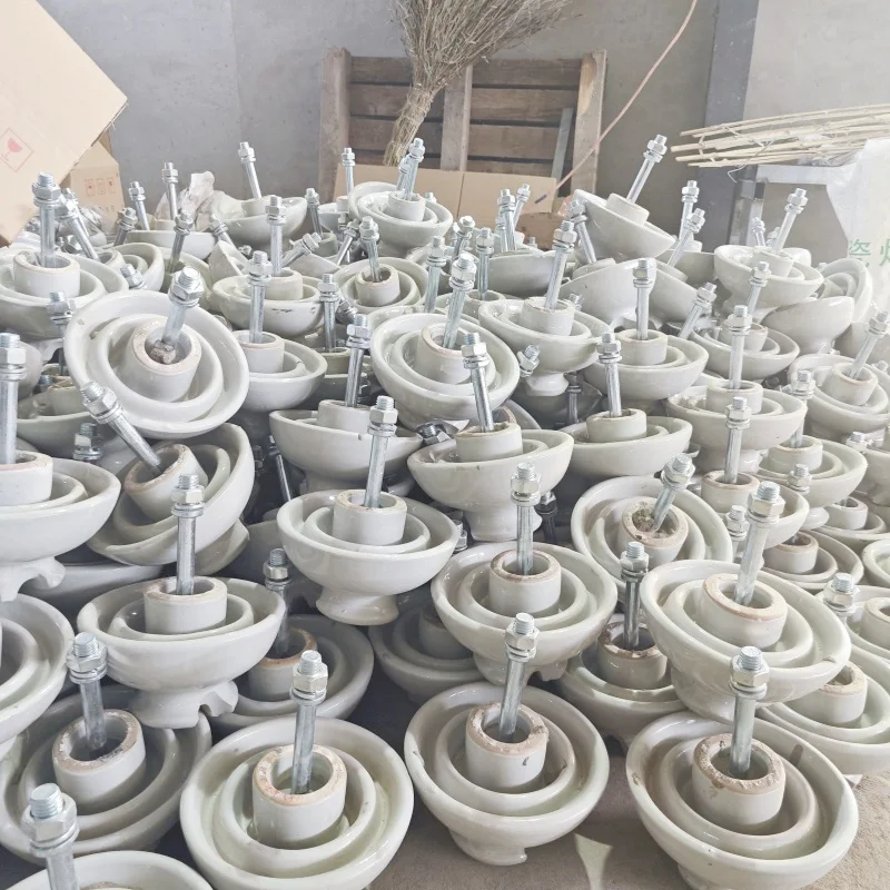 White Color Electrical Ceramic Low Voltage Porcelain Insulators P-10T