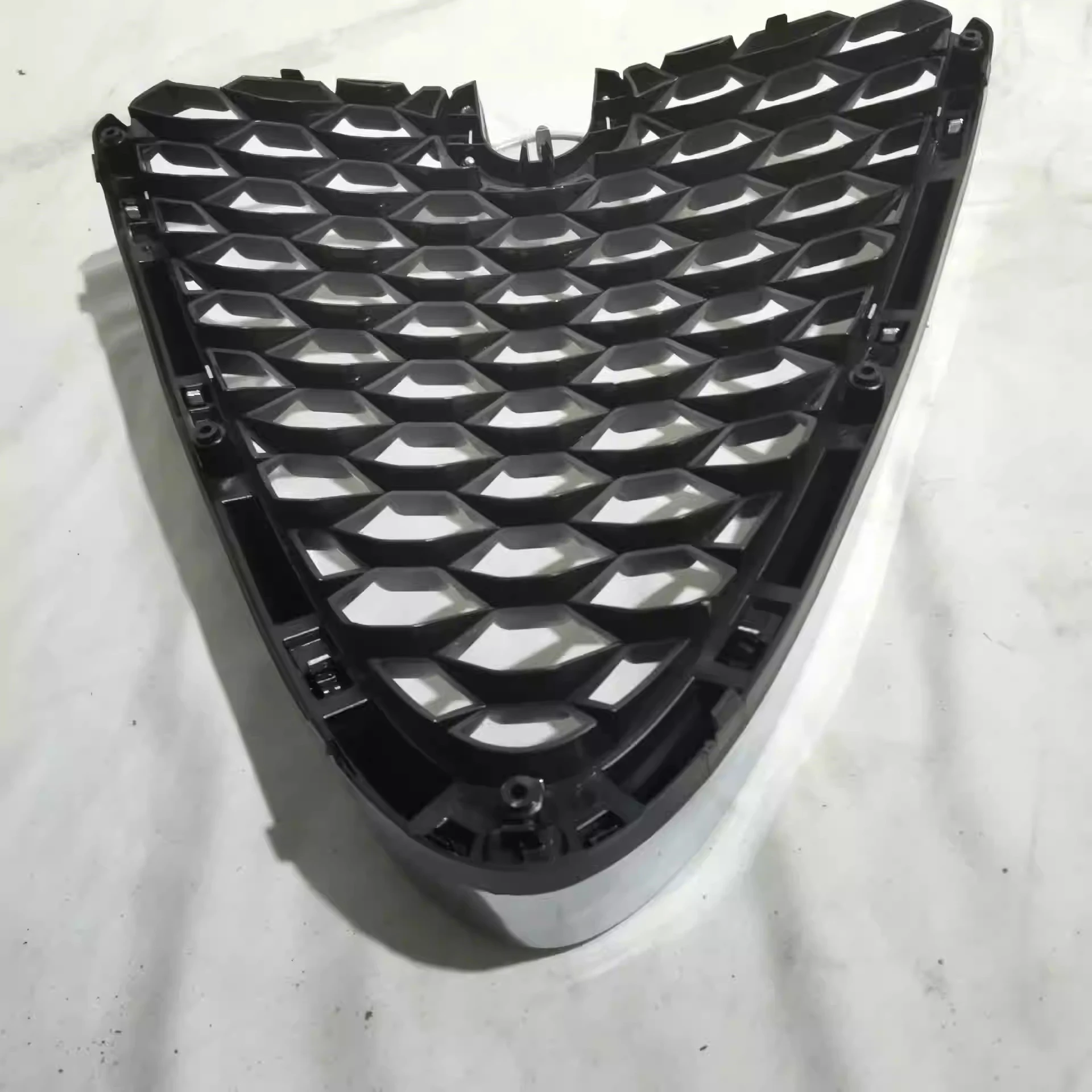 Front Bumper Grille Radiator Grill Assembly For Alfa Romeo Giulietta ...