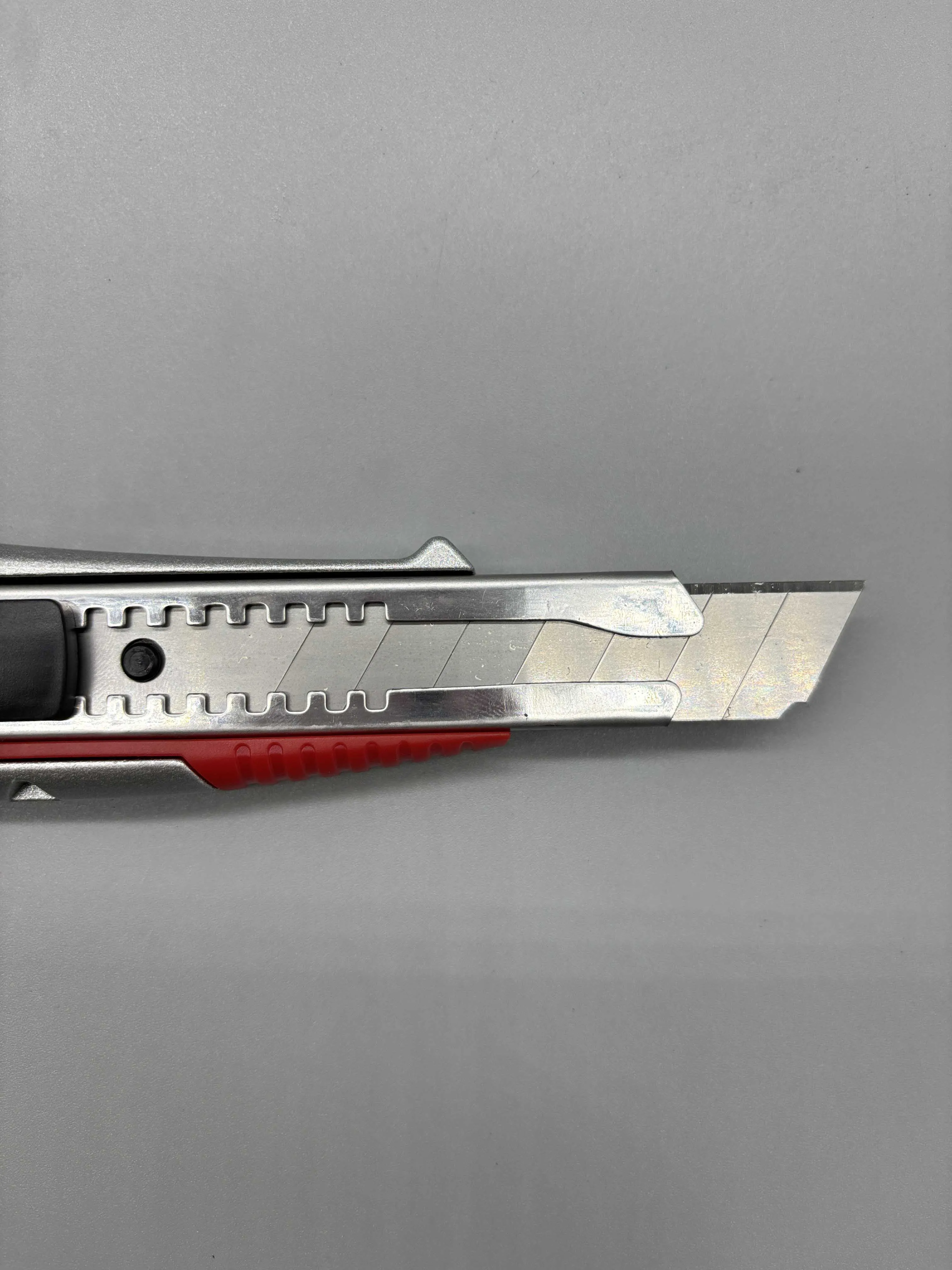 Extra Heavy-Duty Utility Knife - Multi-Purpose No-Slip Grip Utility ...
