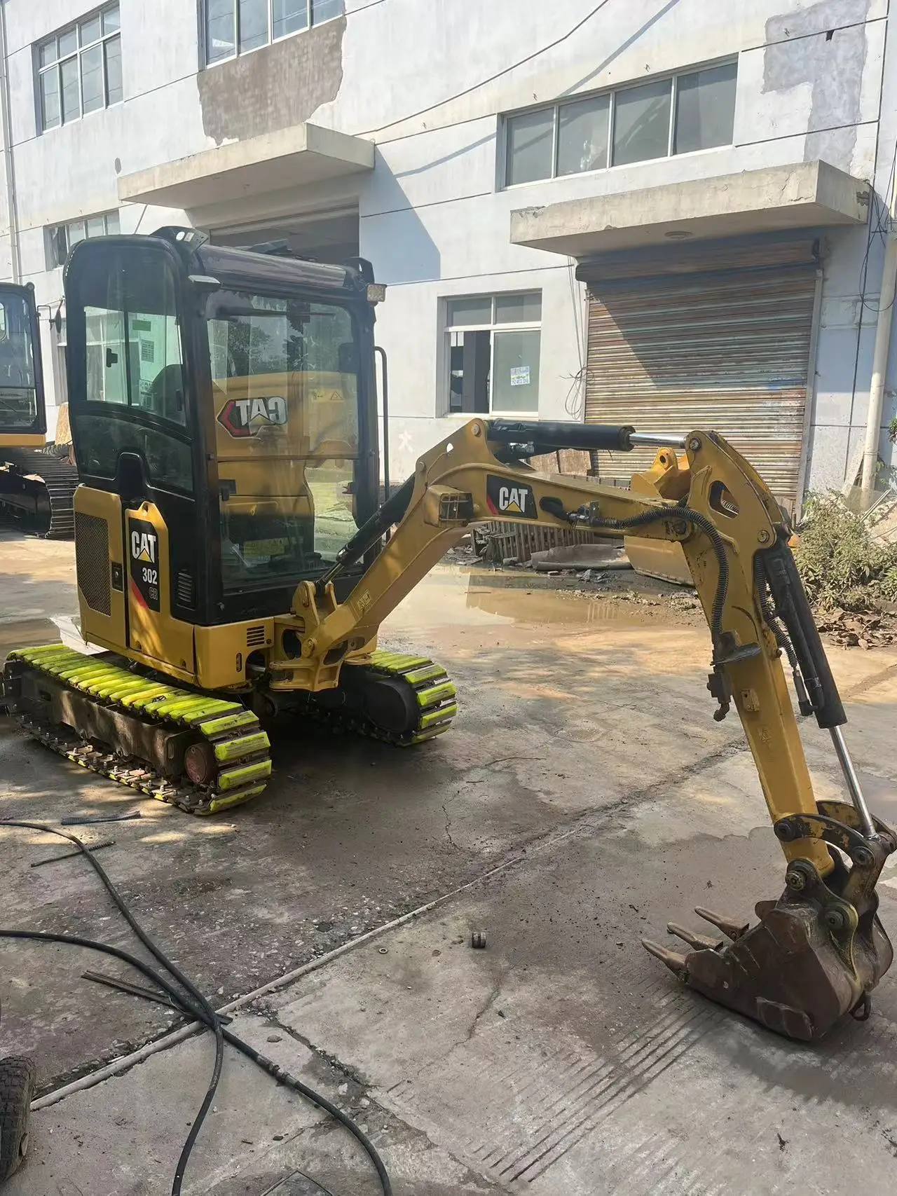 Alibaba.com: CAT 302CR Crawler Mini Excavator with rubber cabin, 2-7 ...