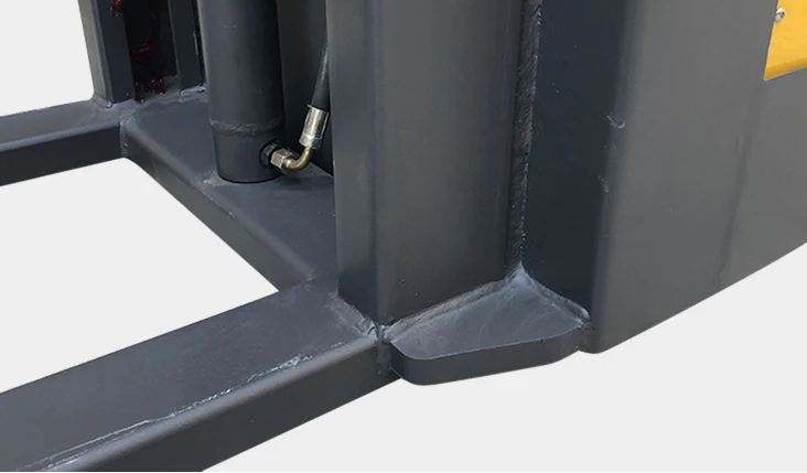 2000kg Lifting Electric Stacker Polyurethane Wheel Stacker Forklift ...