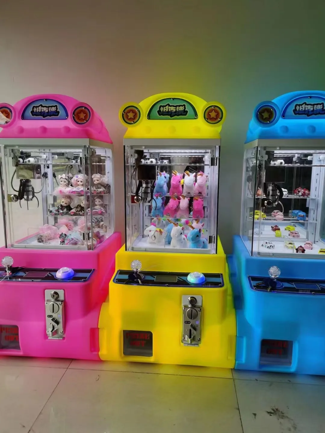 Factory Price Amusement Super Tank Plastic Colorful Vending Prize Gift ...