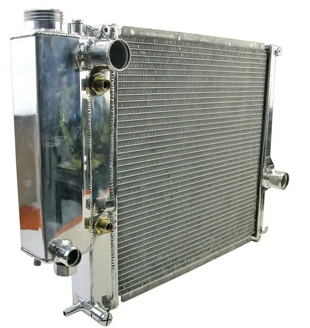 Custom Racing Radiators - Aluminium for BMW E34 525 I