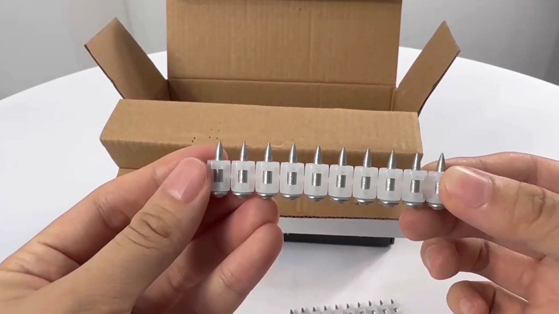 Gx3 Cordless Concrete Nailer Nails Gun Pins - Buy Gas Concrete Pins ...