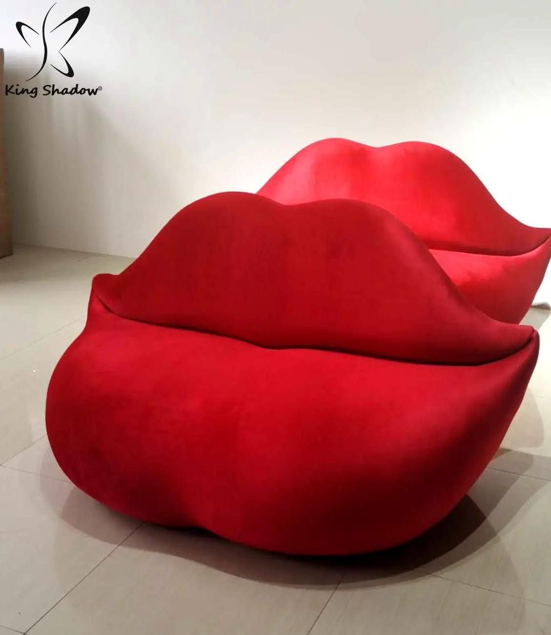 Lip Shaped Sofa - Stylish & Comfortable Waiting Seating