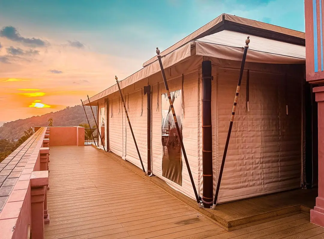 Luxury Lodge Safari Glamping Tents - Hotel with Bathroom