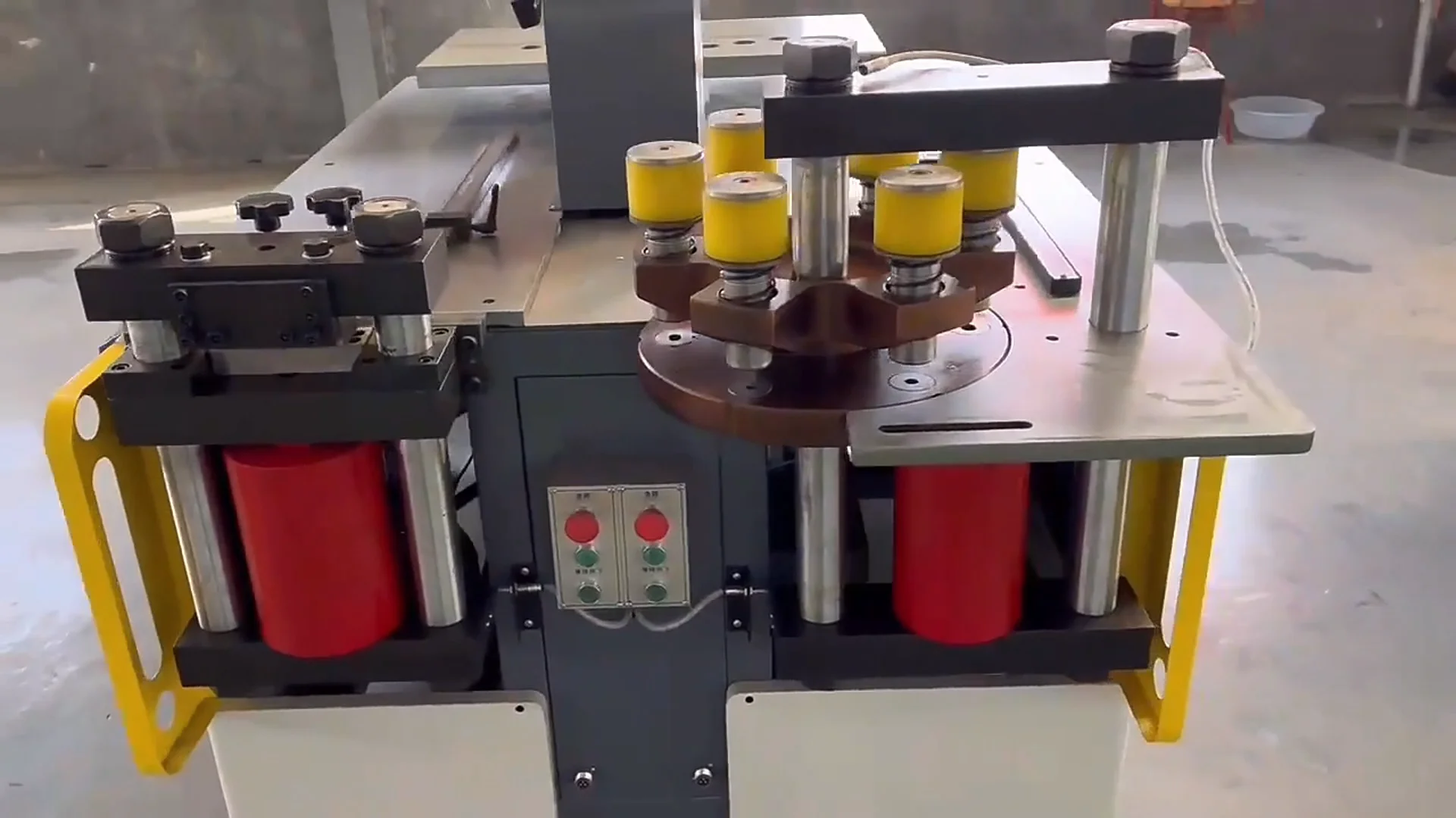 Busbar Processing Machine 3 In1 Hydraulic Cnc Cutting Punching Bending ...