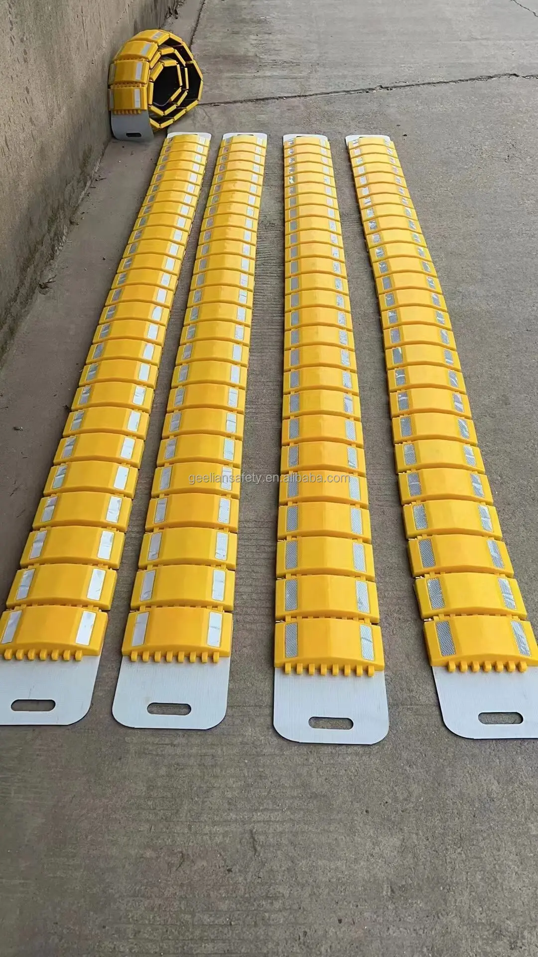 Portable Speed Bump Rubber Reflective Speed Bumps for Concrete Gravel ...