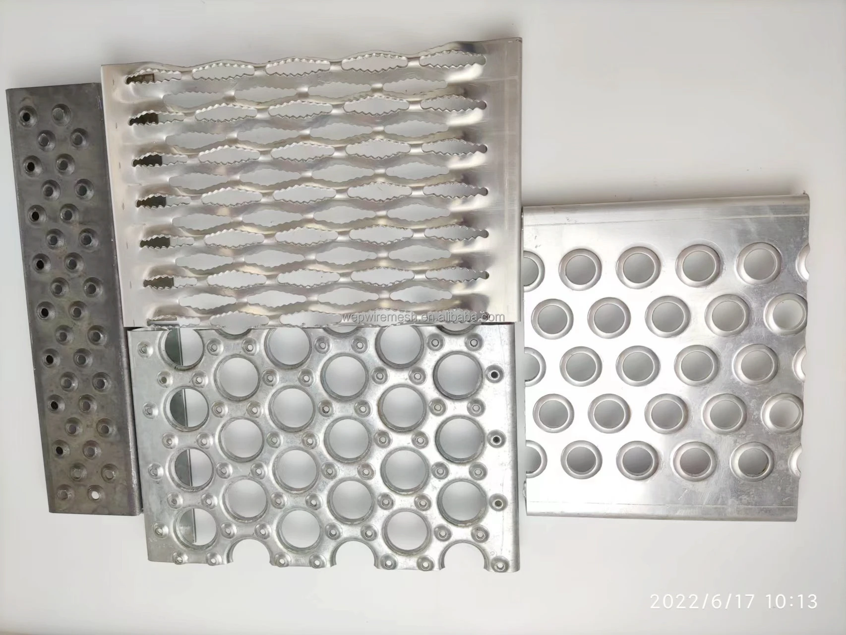 Galvanized / Aluminum Diamond Hole Safety Grating For Platform And ...
