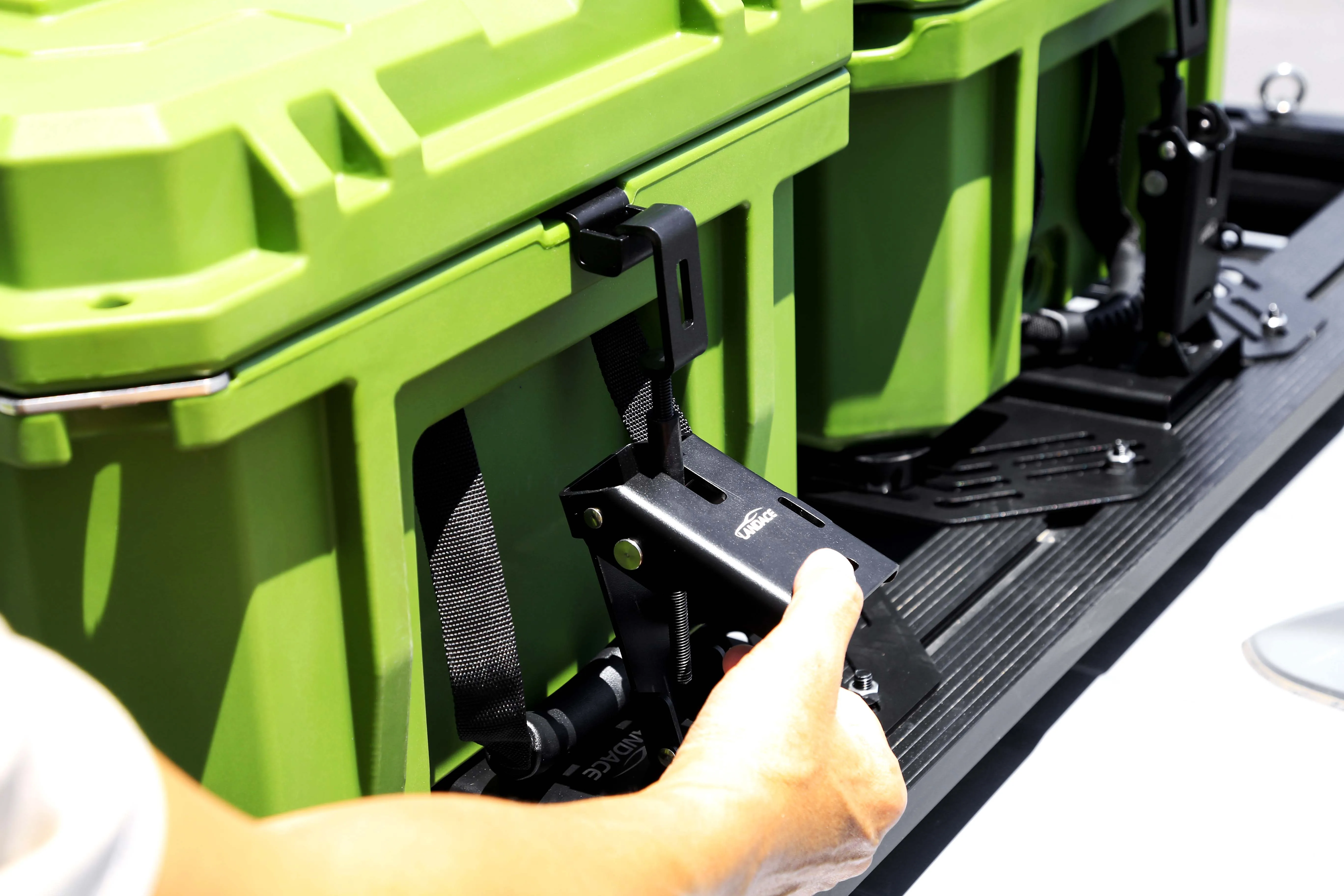 4x4 Accessories Stainless Steel Off Road Car Roof Storage Boxes Roof ...