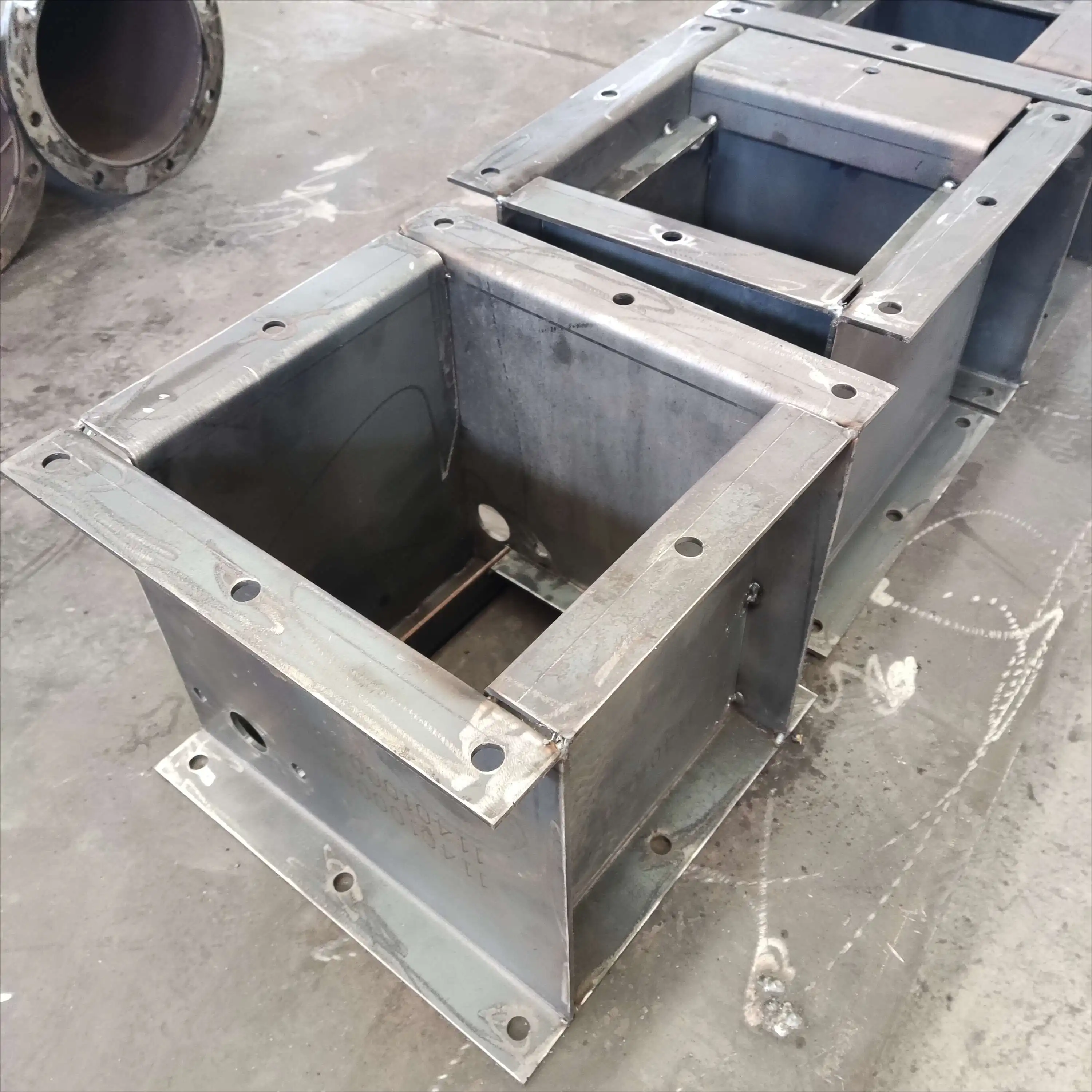 Custom Metal Work Steel Structure Fabrication Conical Discharge Hopper ...