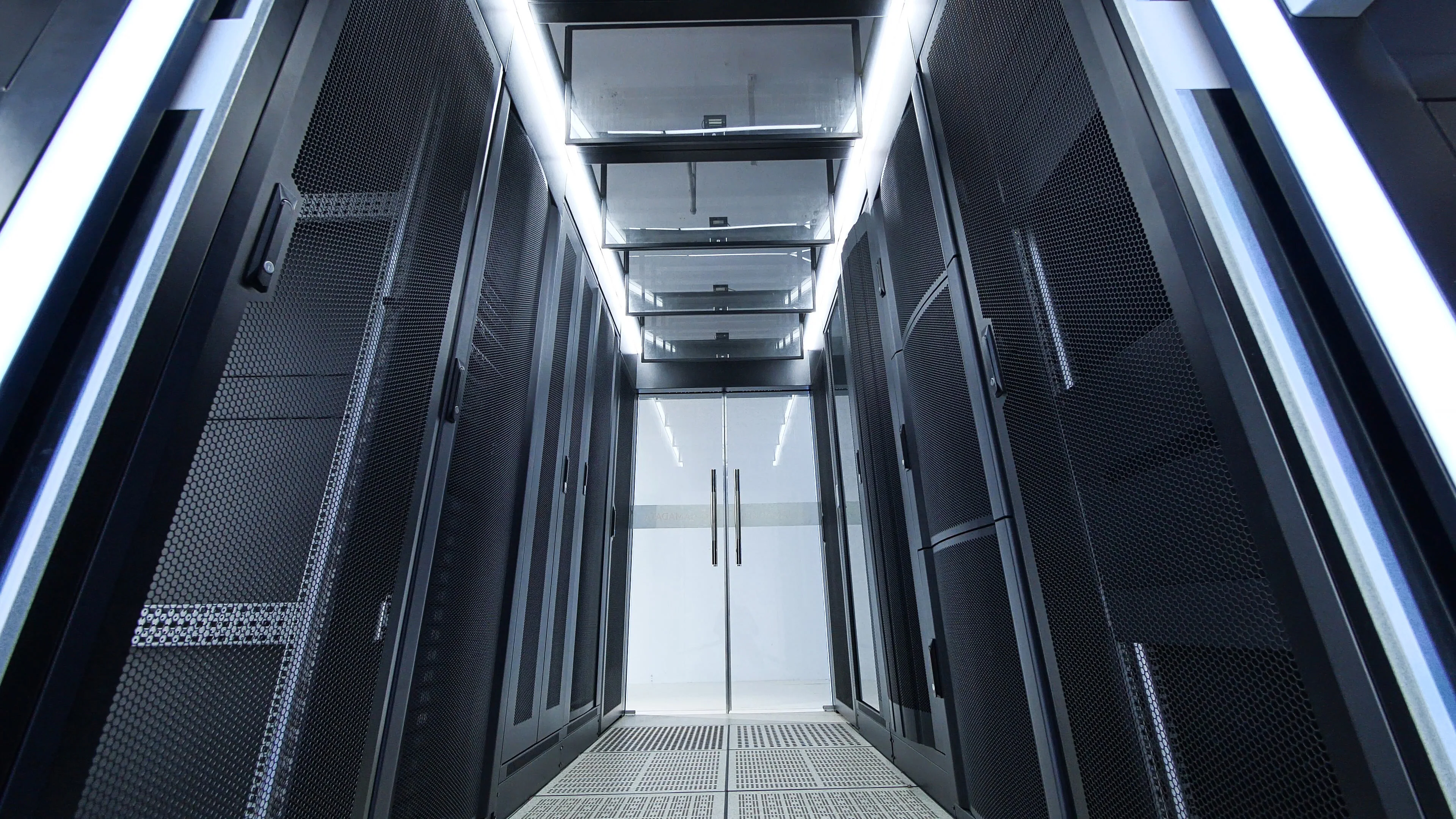 Hot and Cold Aisle Containment System Server Rack by Jamadata