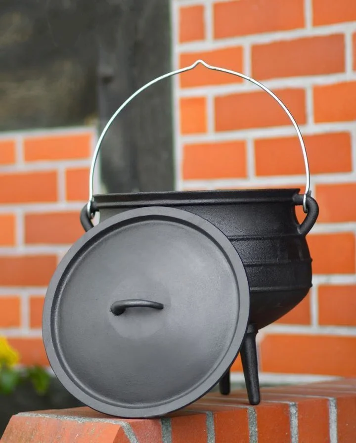 3 Leg Cast Iron Pot - Perfect for Camping and Outdoor Cooking