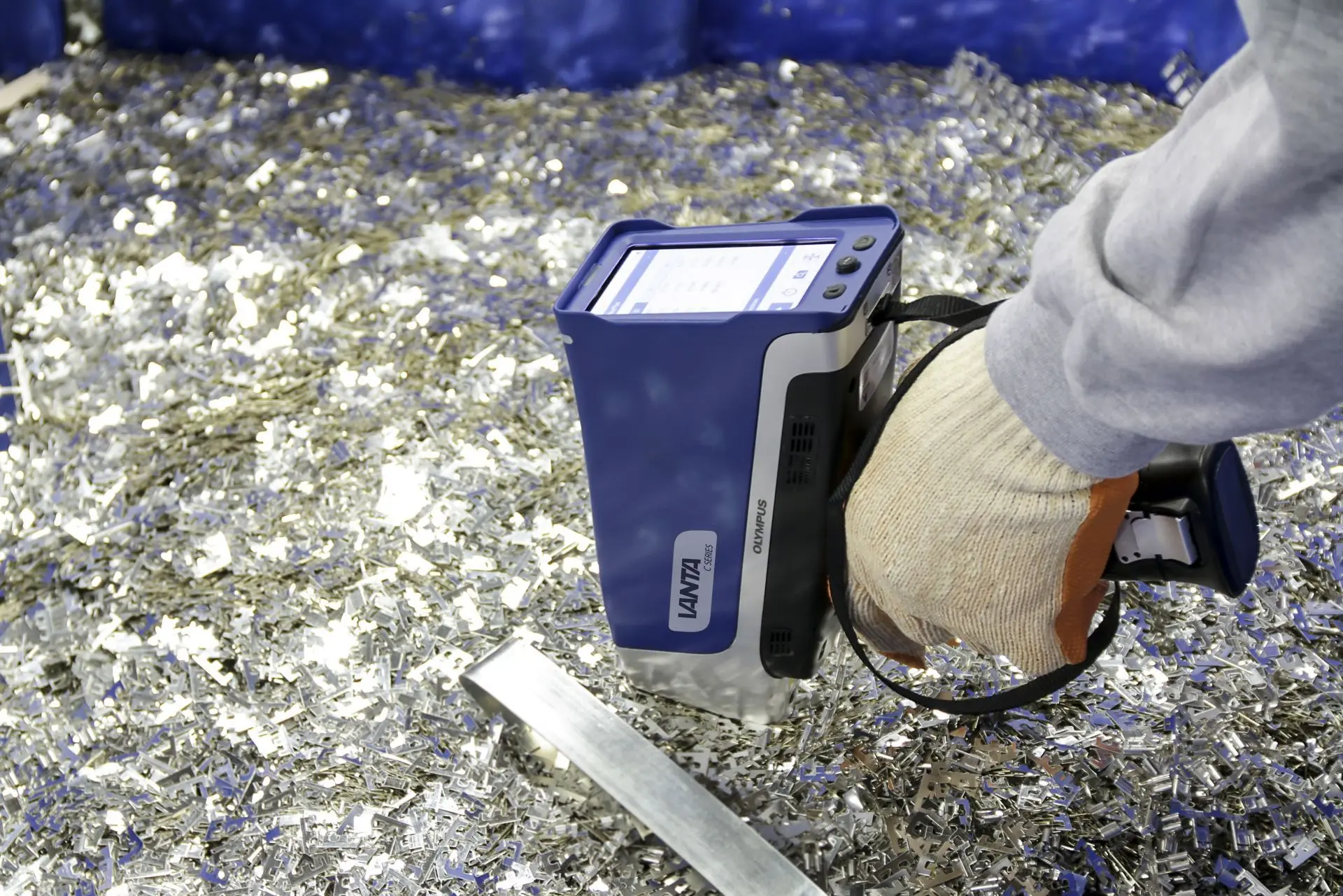 Portable Handheld XRF Analyzer for Precise Metal Analysis