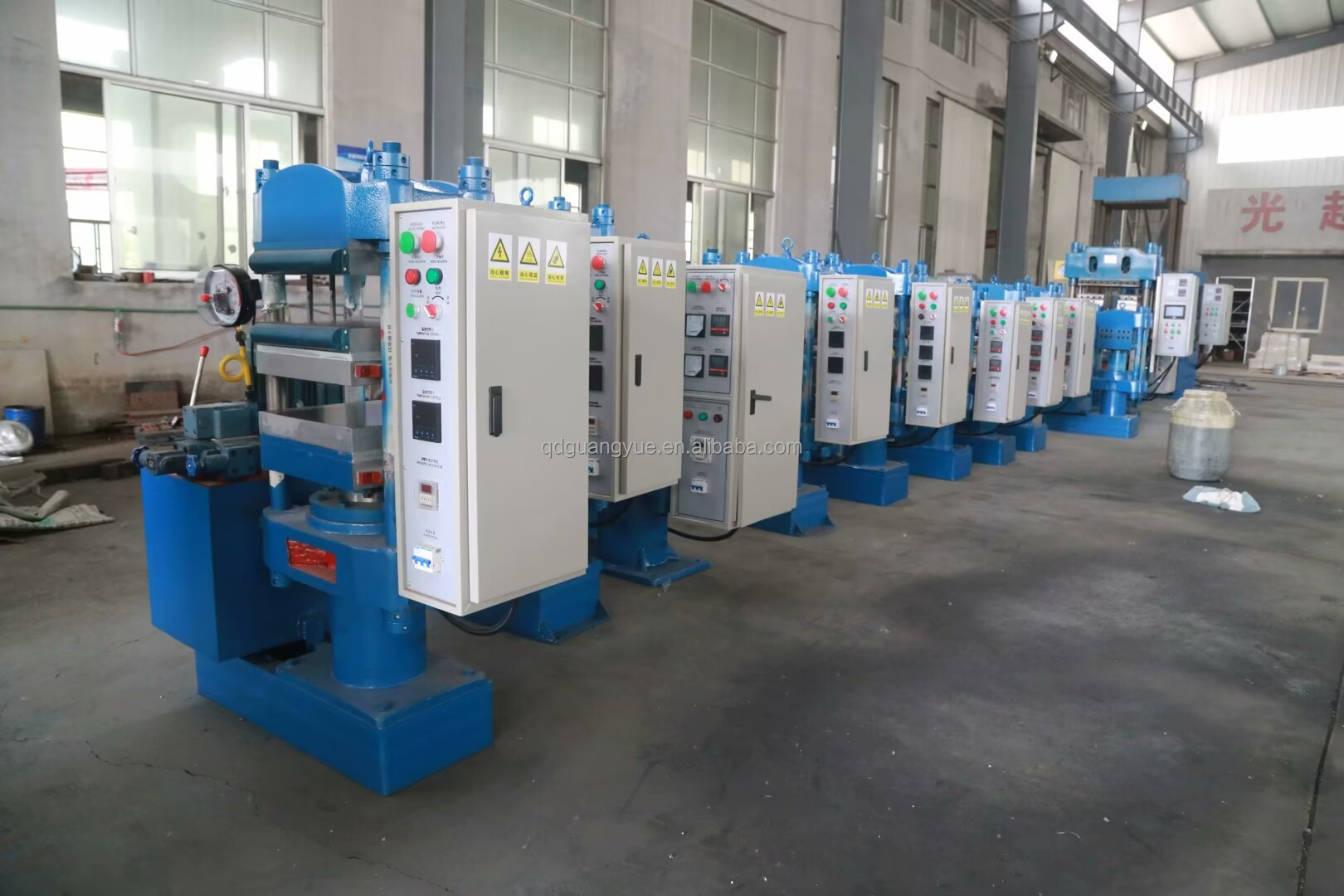 Heavy Duty Rubber Car Ramp Bump Traffic Speed Hump Making Machine ...