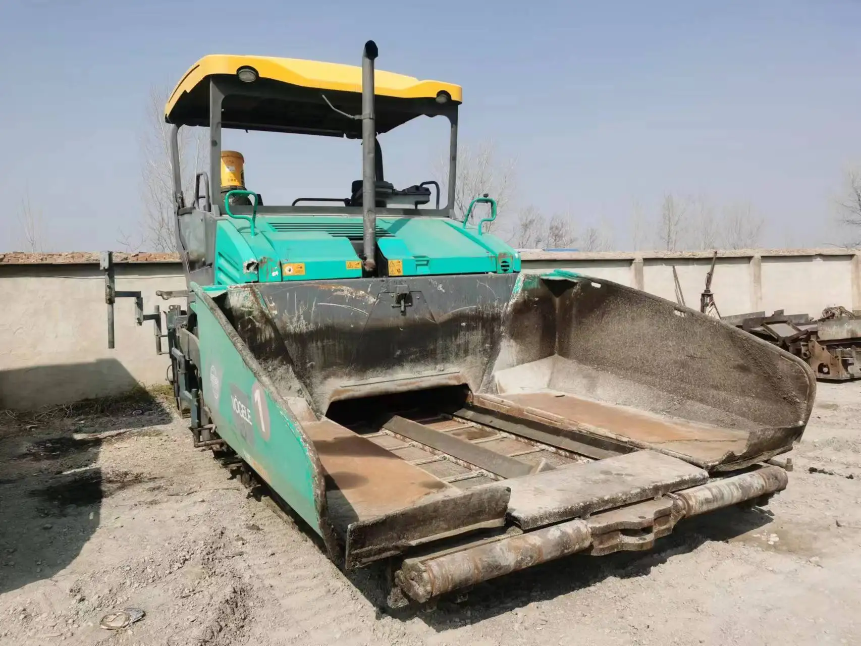 Vogele Asphalt Pavers - Durable, Efficient, and Versatile