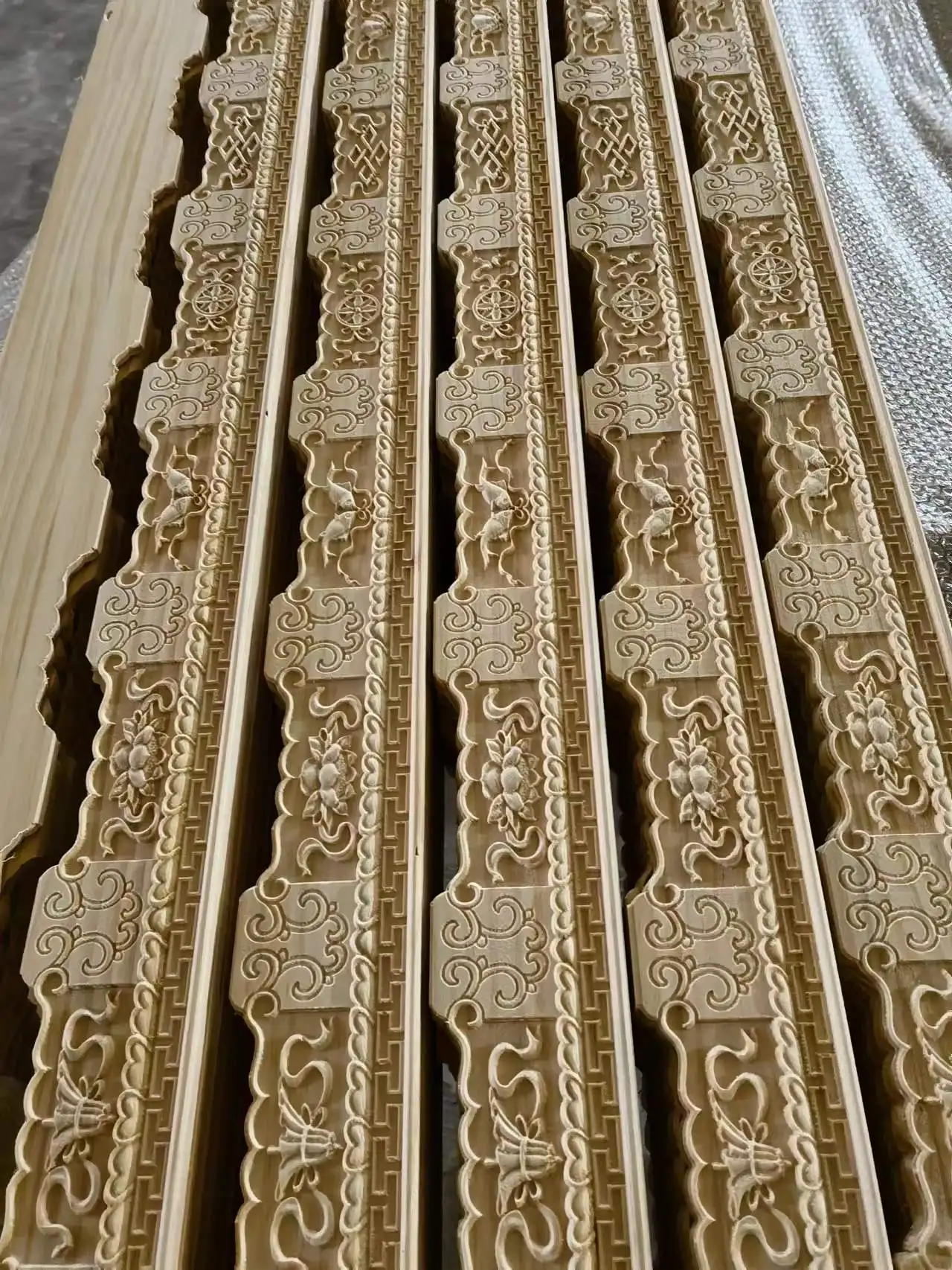 Decorative Wood Mouldings for Interior Decoration - Natural Solid Wood ...