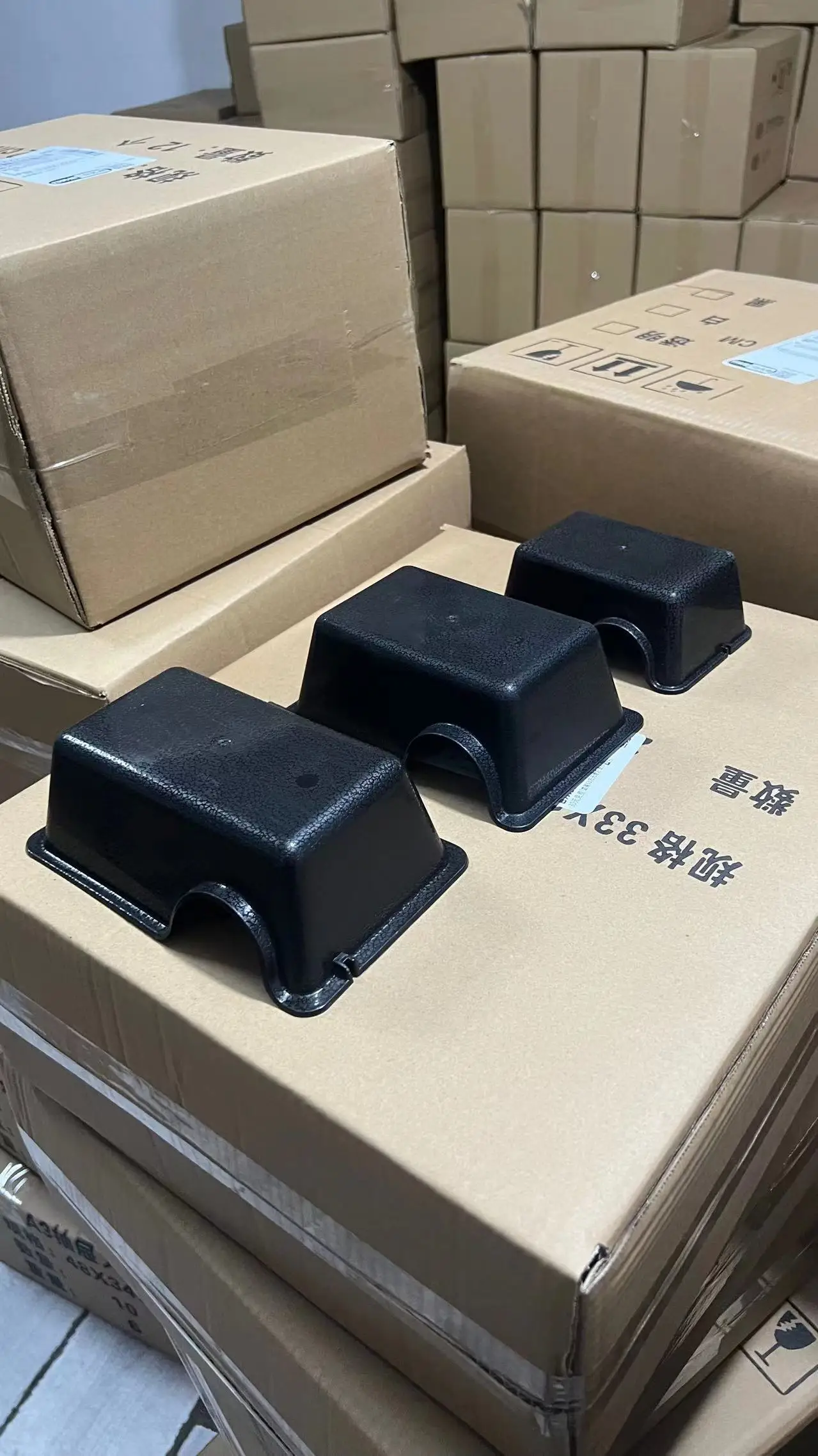 Eco-friendly Gecko Hide Plastic Box - Mini Reptile Cave