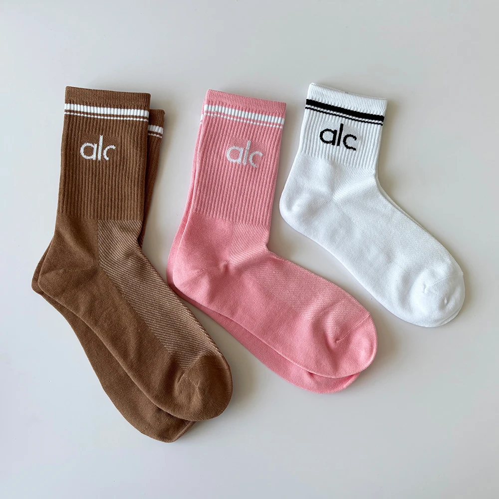 Sunny Four Season Customized logo Alo Performance Pilates Crew Training ...