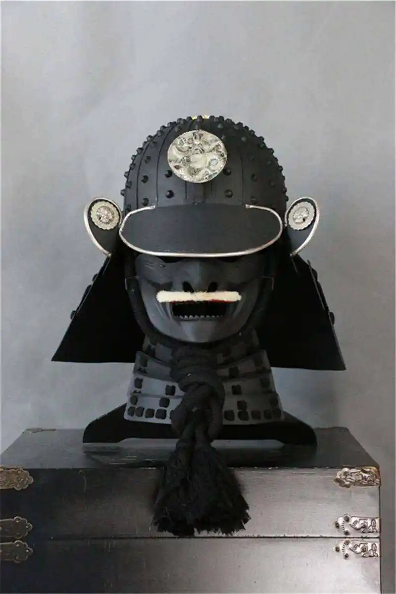 Japanese Samurai Helmet - Traditional Craftsmanship