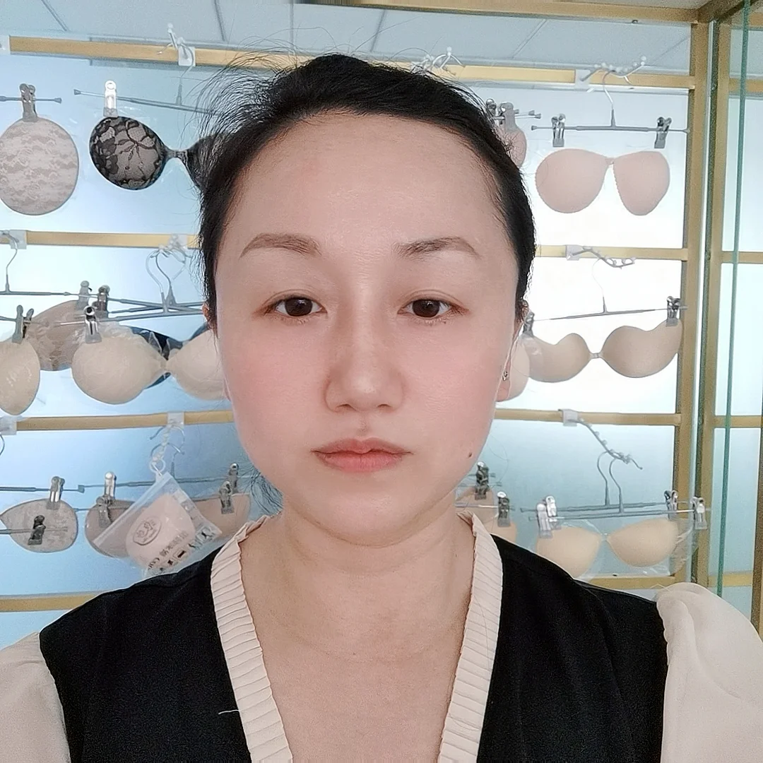 In real-time reception, welcome to my live room! Product Show Stream 2023 - Alibaba.com