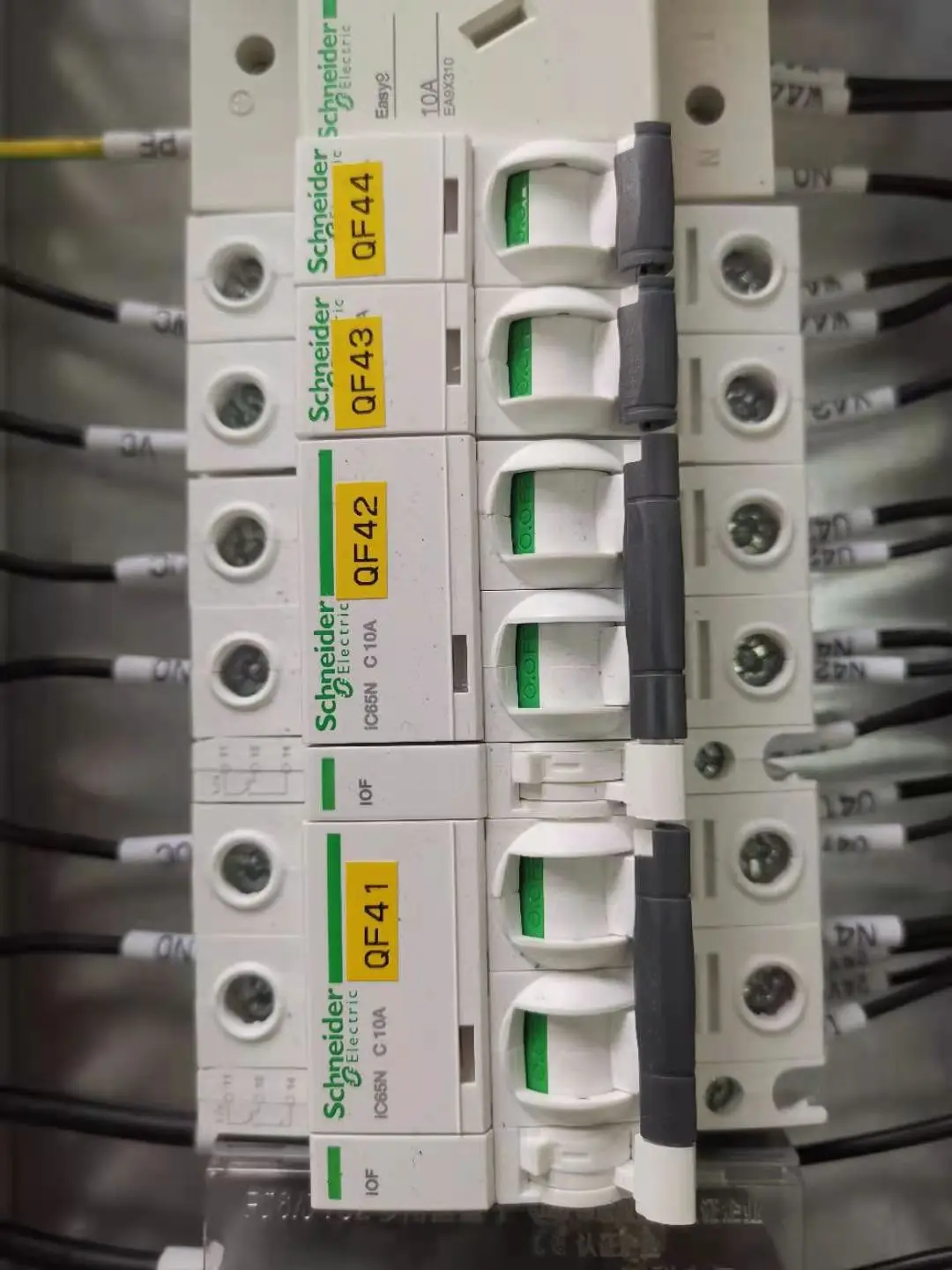 1 Pole Mcb over Voltage Protection - Schnei Der MCB