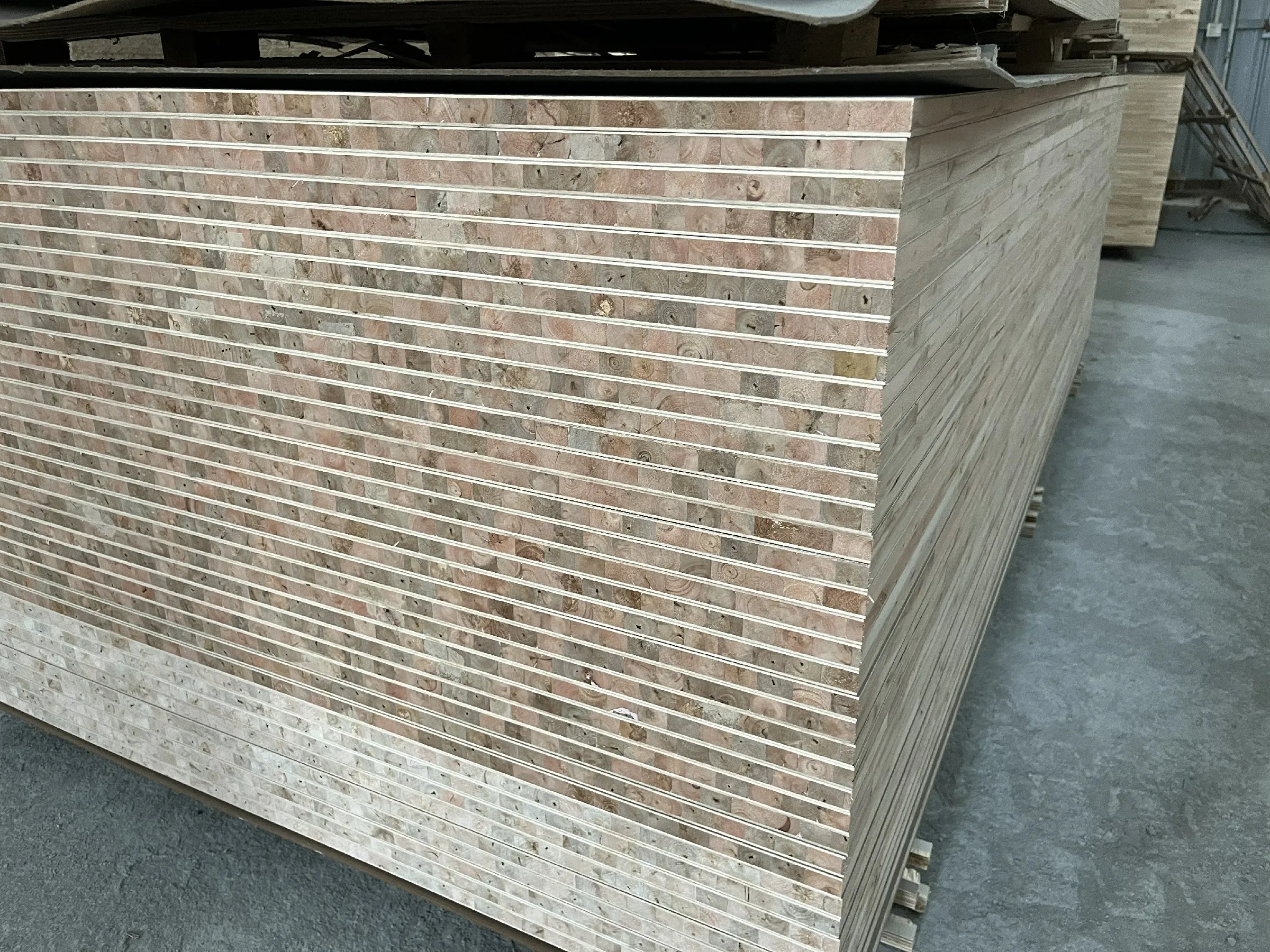 Vietnam Industrial Style Eucalyptus Wood Veneer Solid Core Structure ...