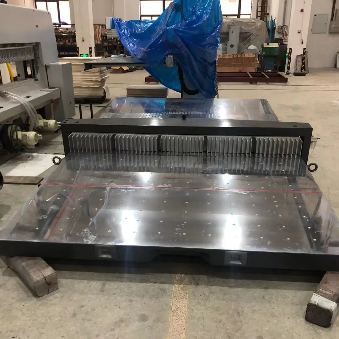 2400mm Dapeng Double Worm Wheel Automatic Paper Cutter
