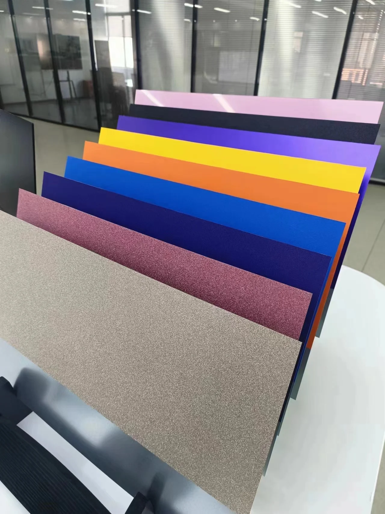 OEM Hot Super 4K 5K 32inch Pink Computer Monitor for Gaming