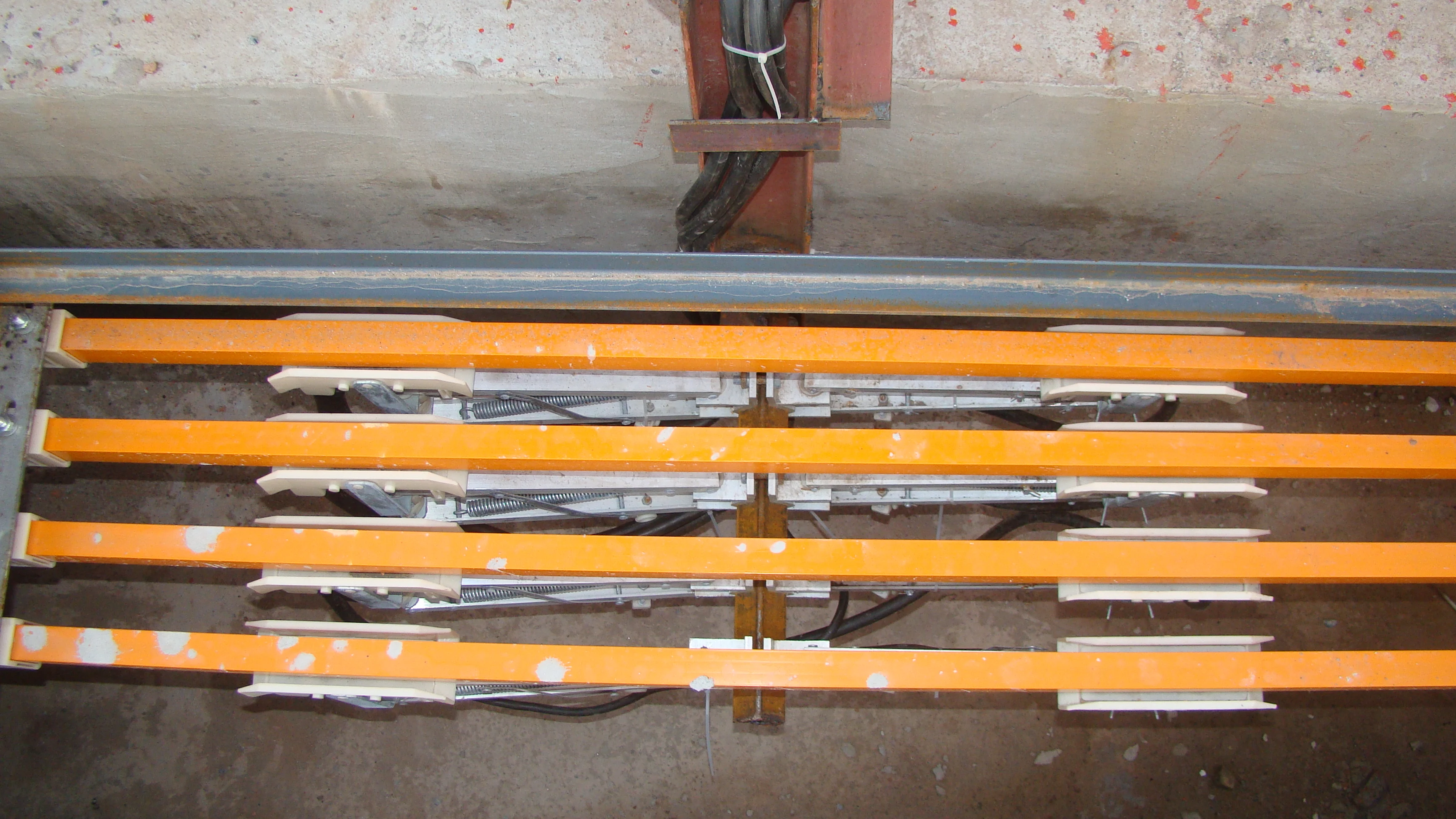 Safety Aluminum Power Rail Copper Conductor Bar For Overhead Crane ...