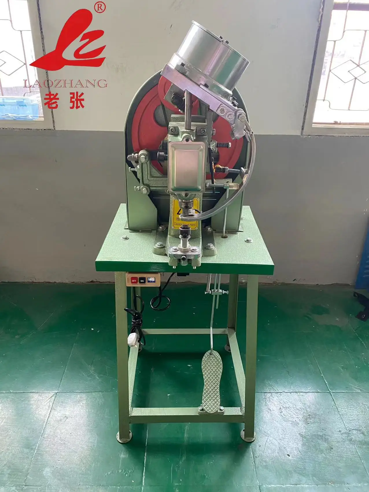 Automatic Baseball Cap Visor Fabric Covered Sewing Machine