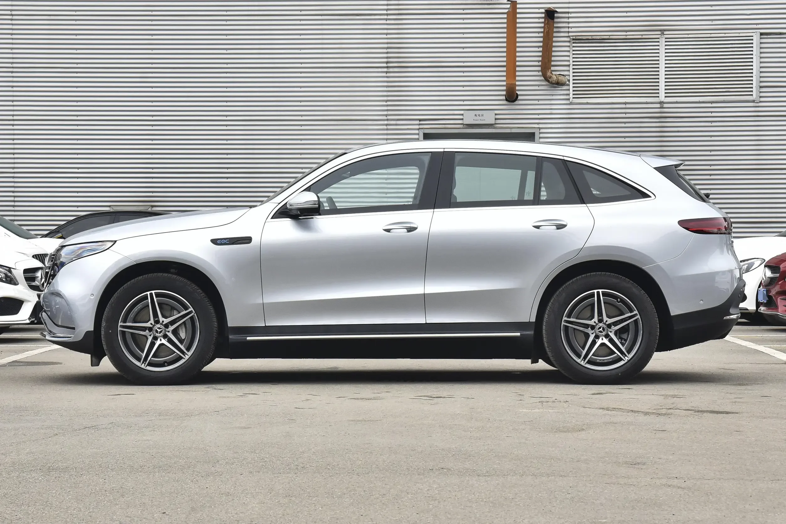 2023 Mercedes EQC 400 - 443KM Electric SUV for Adults