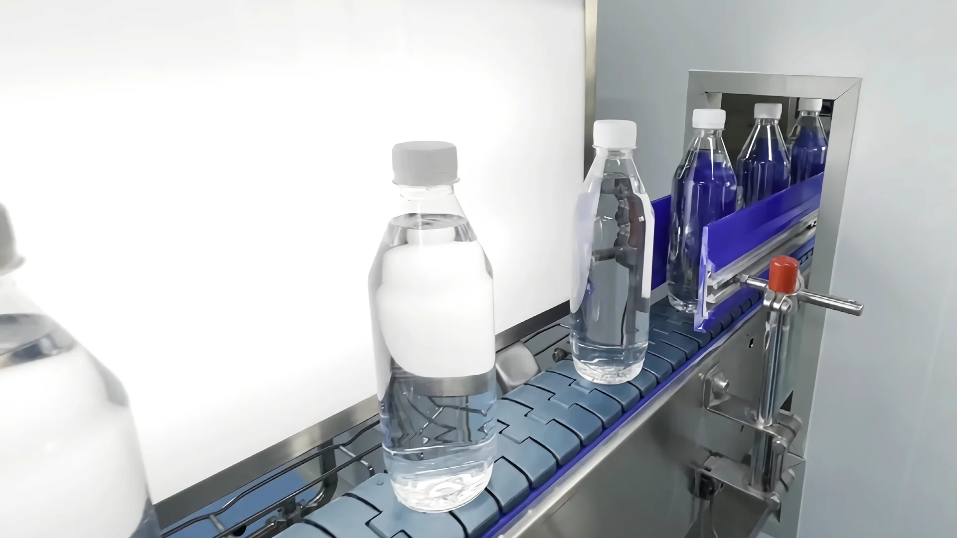 Small Plastic Bottle Drinking Water Purifying Bottling Packing ...