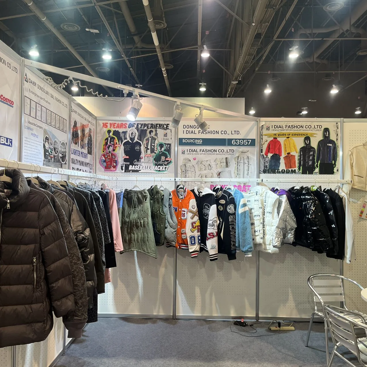 Trending winter clothing is coming!! Product Show Stream 2023 - Alibaba.com