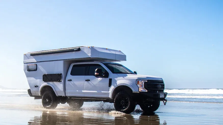 Expedition Pickup 4x4 Truck Camper Off-Road Middle 6ft Luxury Overland ...