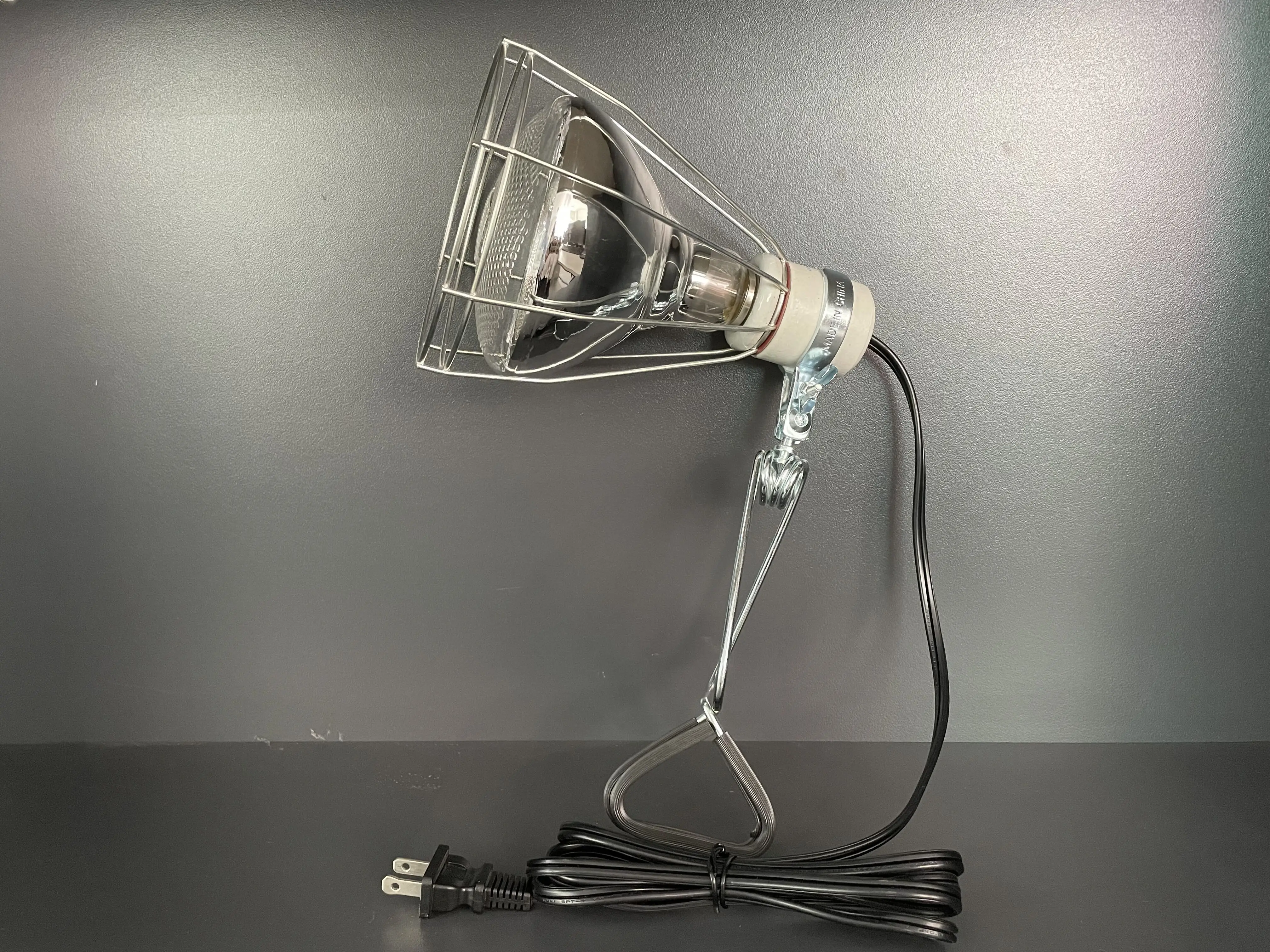 5.5" and 200w Wire Cage Reptile Clamp Lamp With Power Cord| Alibaba.com