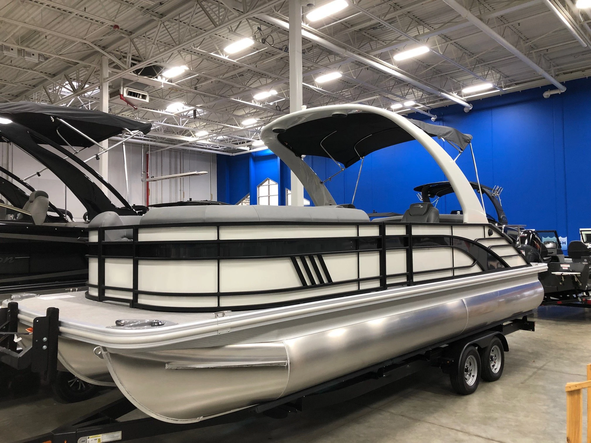 Big Discount Kinocean Party Catamaran Pontoon Boat for Drifting with Motor